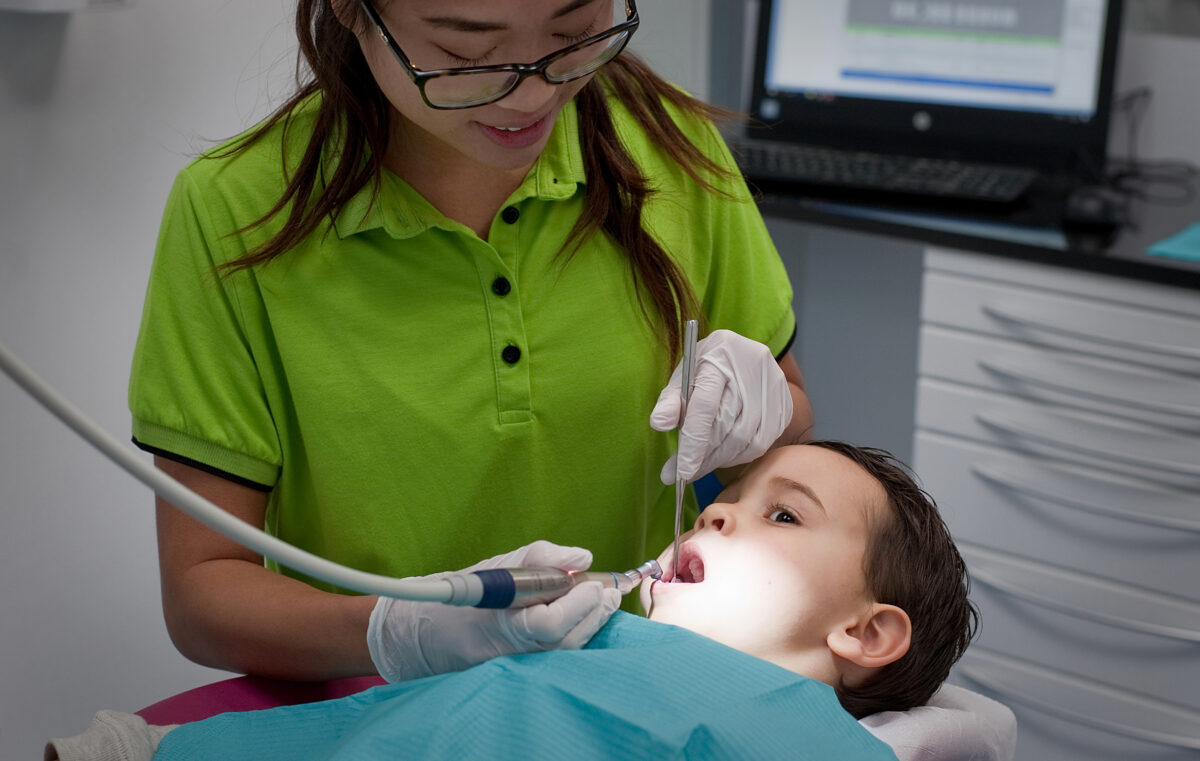 Bij de kindertandarts - Snoet - Kindermondzorgcentrum